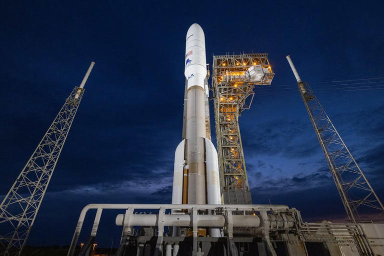 Rhode Islanders may see Atlas V rocket launch from Florida. Here's how