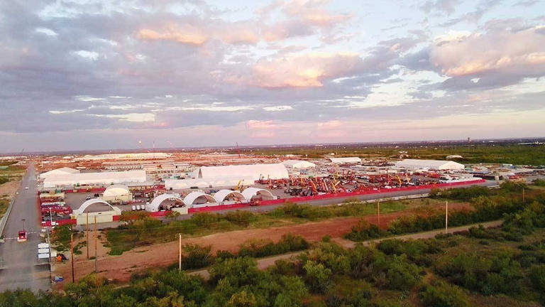 OpenAI, Oracle, SoftBank plan five new AI data centers for $500 billion ...