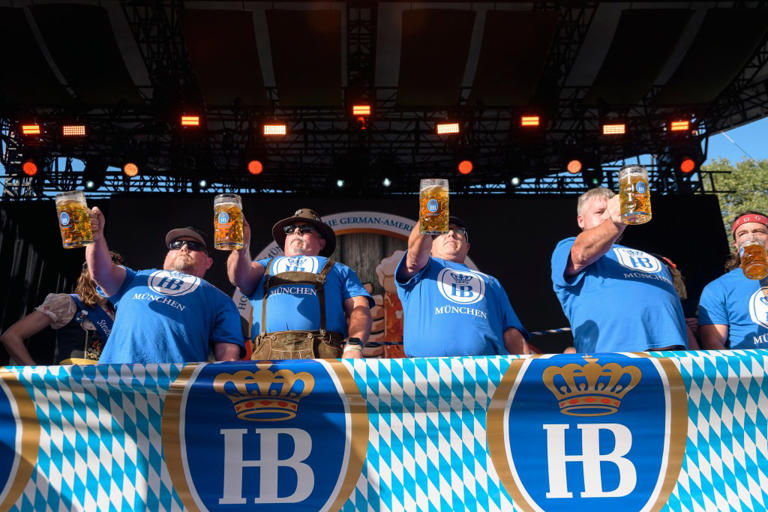 Beer lovers show their strength in NYC steinholding contest — where ...