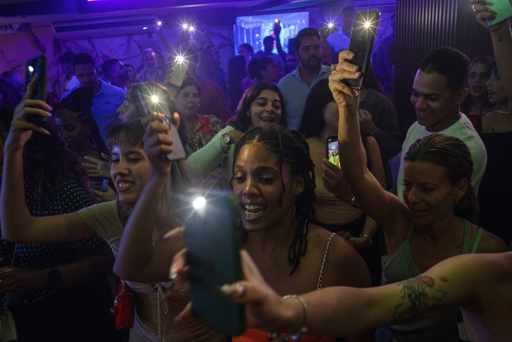 Migración, espacios privados e internet alimentan a los músicos jóvenes ...