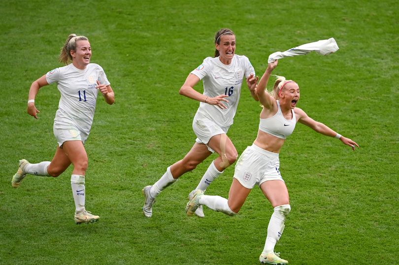 Crouch's Robot Dance beats Messi in top 20 epic football celebrations poll