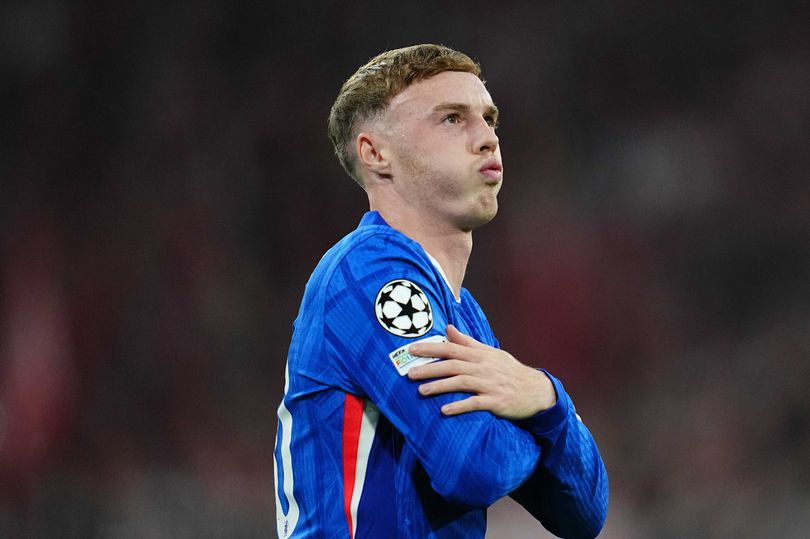 Crouch's Robot Dance beats Messi in top 20 epic football celebrations poll