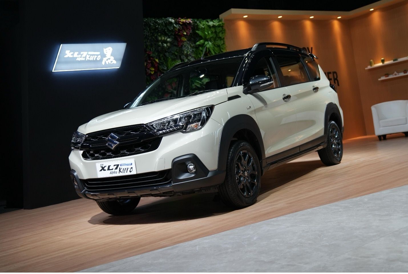 Suzuki New XL7 Hybrid Alpha Kuro Jadi Babak Baru SUV Tangguh 7-Seater