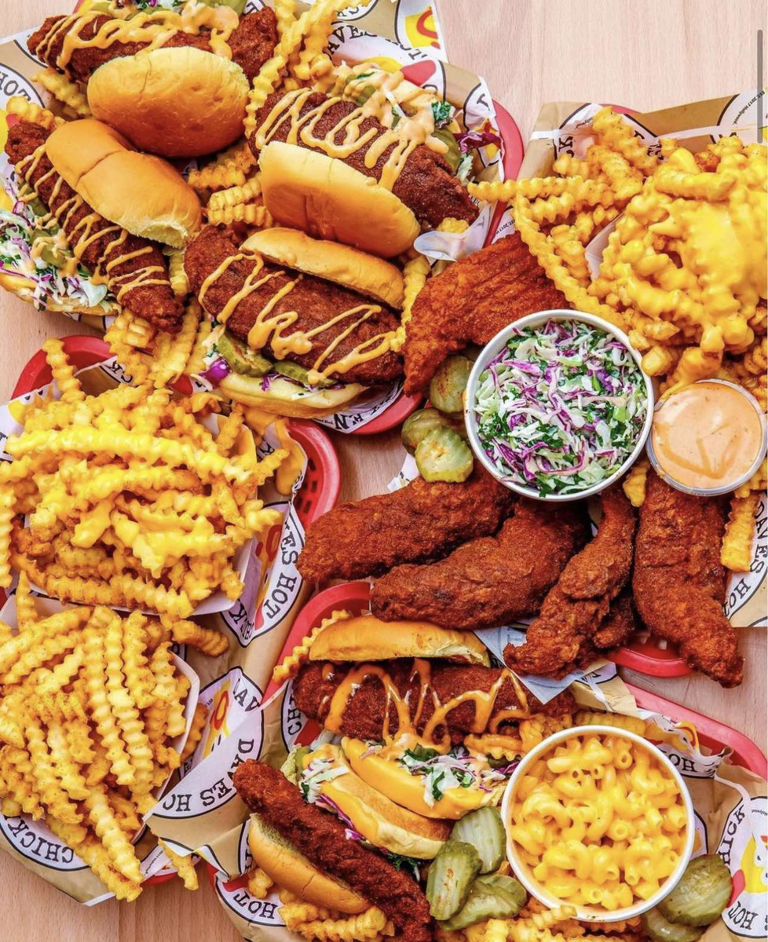 Popular hot chicken chain backed by Drake open this week in Louisville ...