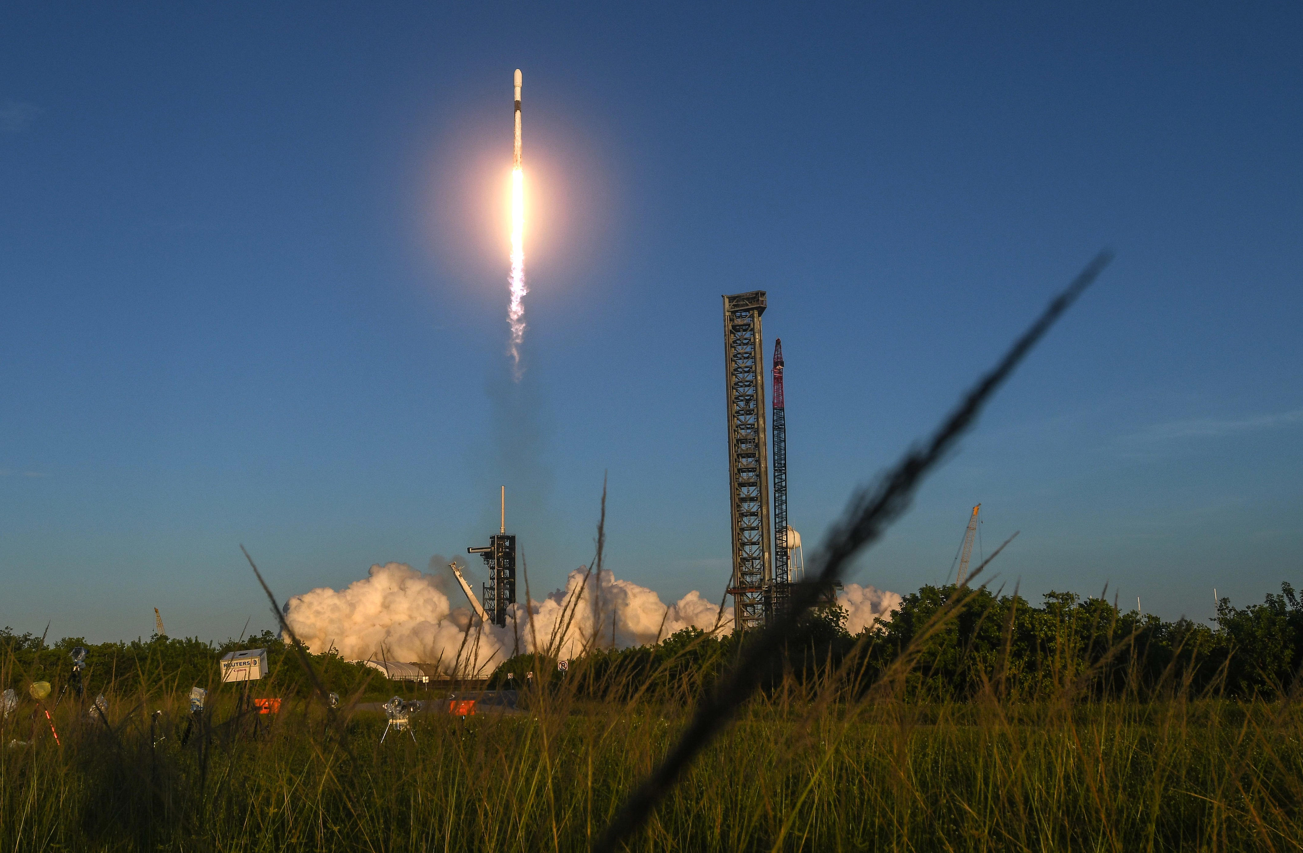 Weather for SpaceX rocket launch in Florida predicts sunny skies. What ...