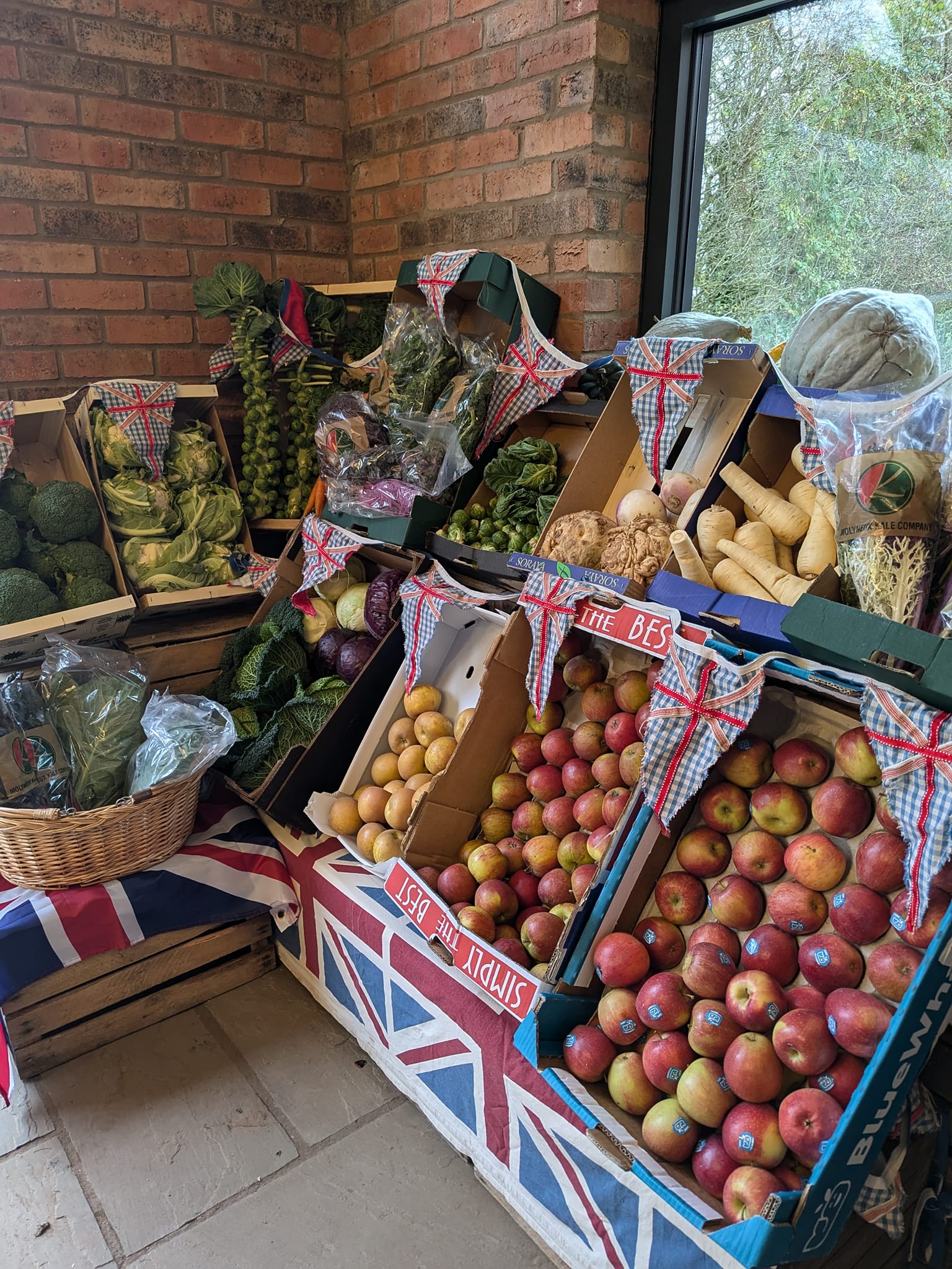 The ‘old school’ Nottinghamshire farm shop with ‘irresistible’ cakes ...