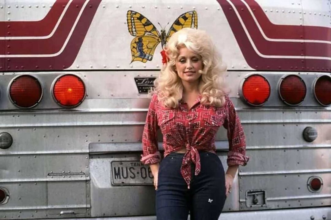 12 Retro Photos That Show Musicians Living That Tour Bus Life