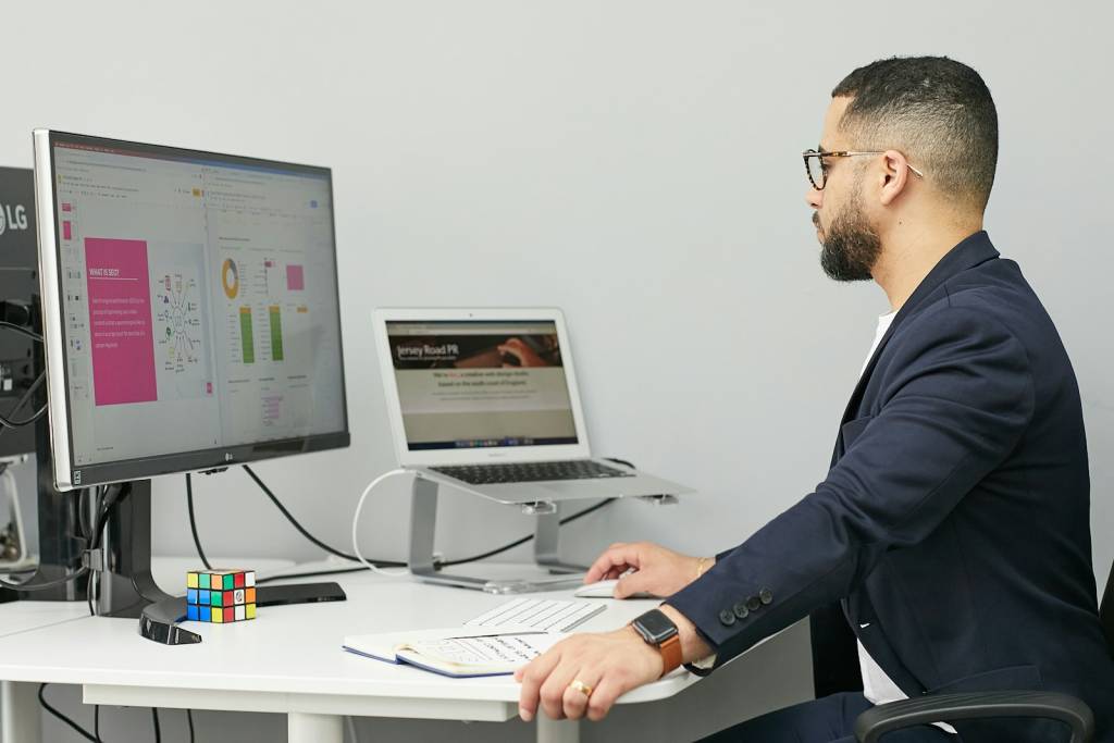 How to Choose the Best Asset Tracking System?