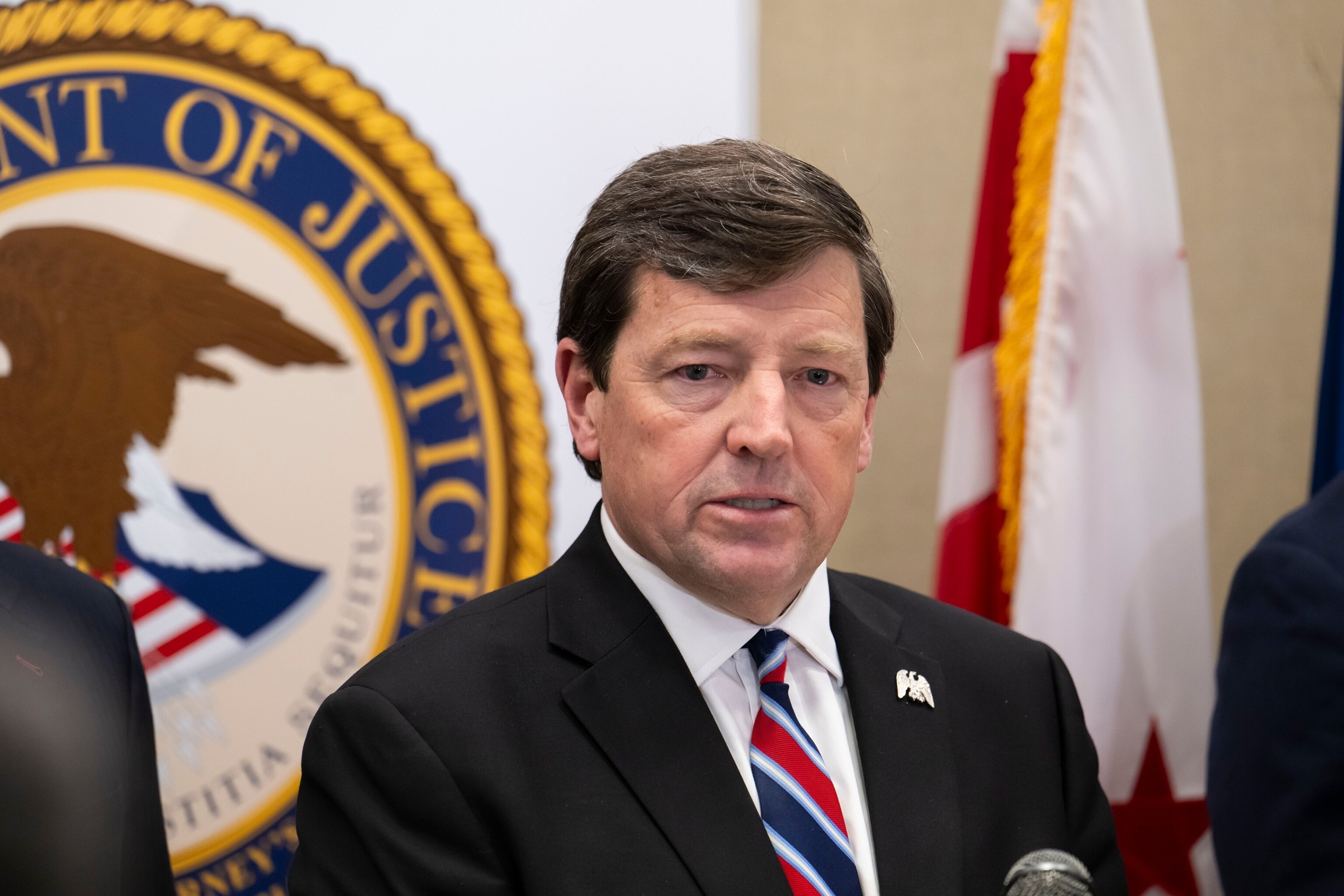 DOJ official ordered to rescind inquiry to FBI agent who sued Alex ...