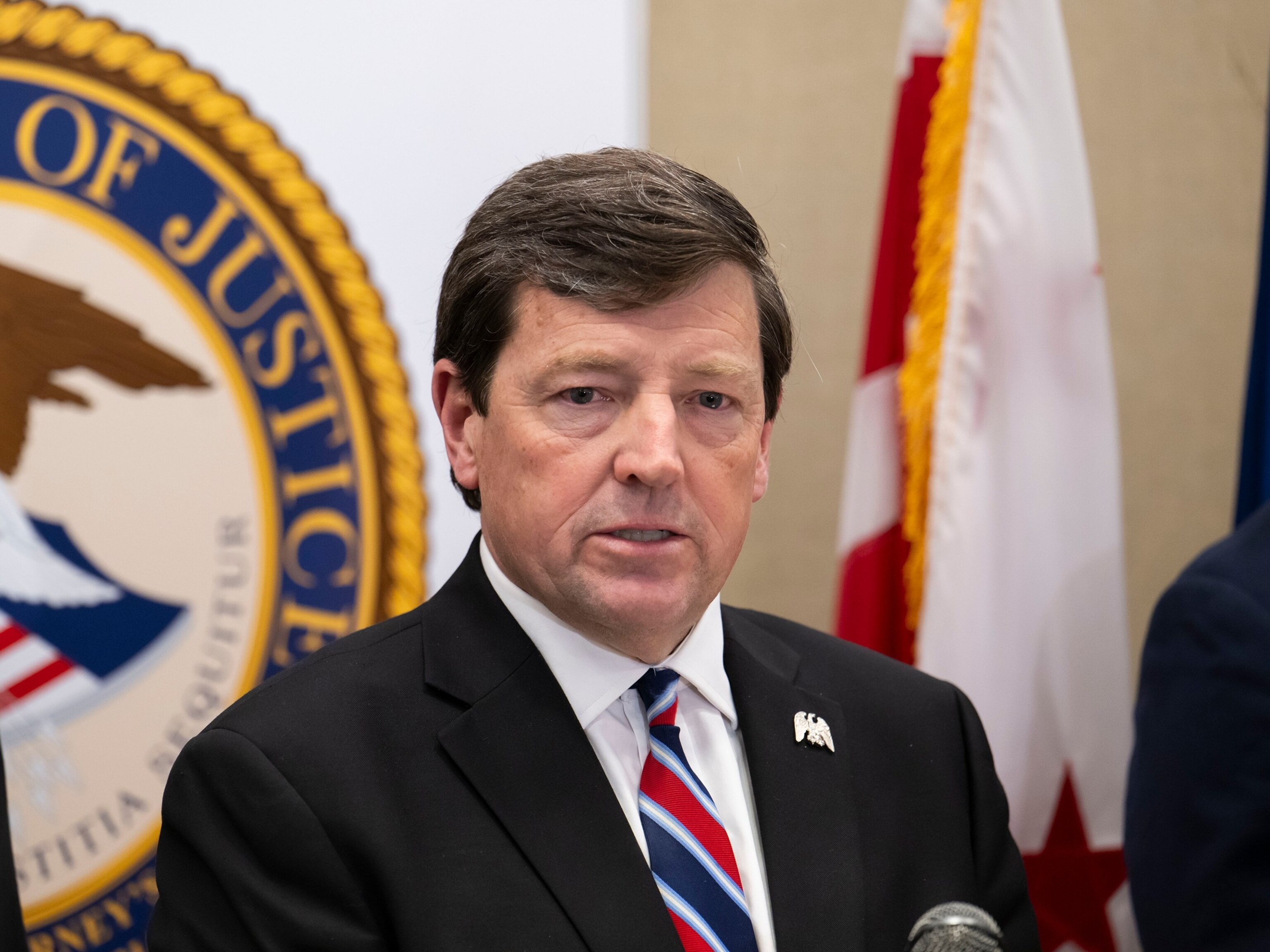 DOJ official ordered to rescind inquiry to FBI agent who sued Alex ...