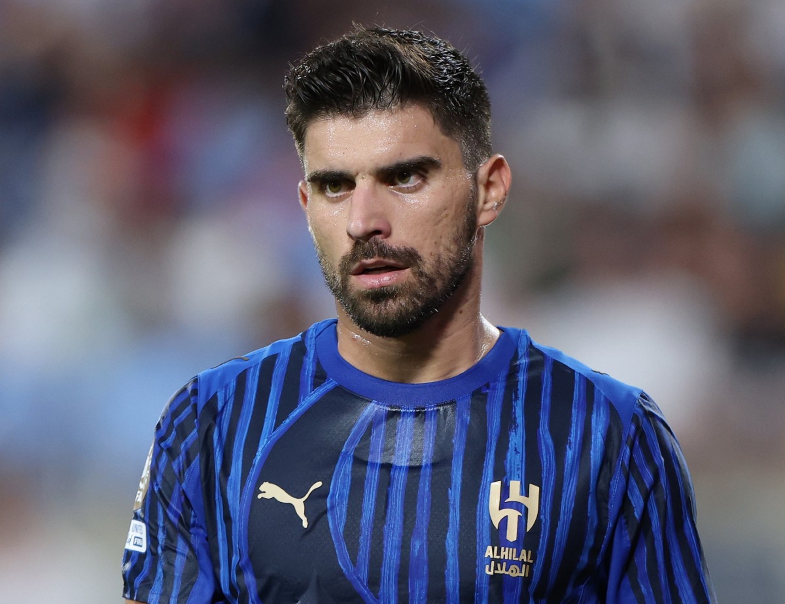 Man United have a 'drastic late back-up plan' for midfield addition in ...