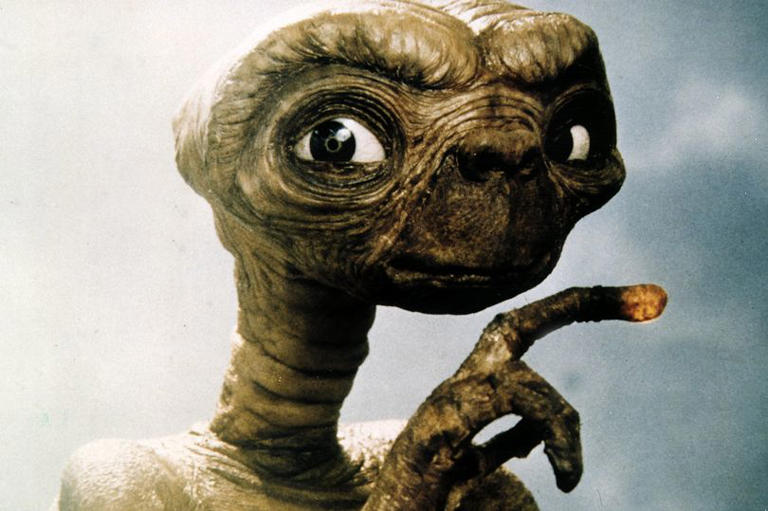 New AI 'bot can find alien life and experts say it's a ‘paradigm shift ...