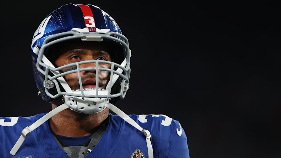 Russell Wilson sends hilarious and predictable message after being benched