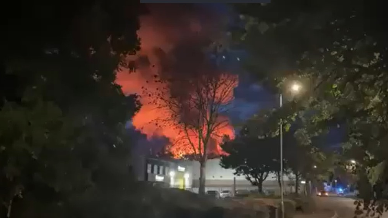 Swindon Fire: Massive Explosion At Warehouse Prompts Emergency ...