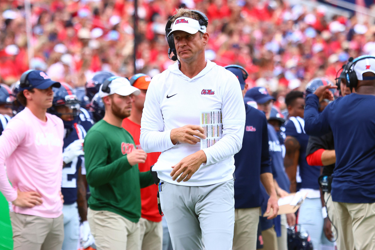 Ole Miss Fans Send Clear Message To Lane Kiffin During Florida Game
