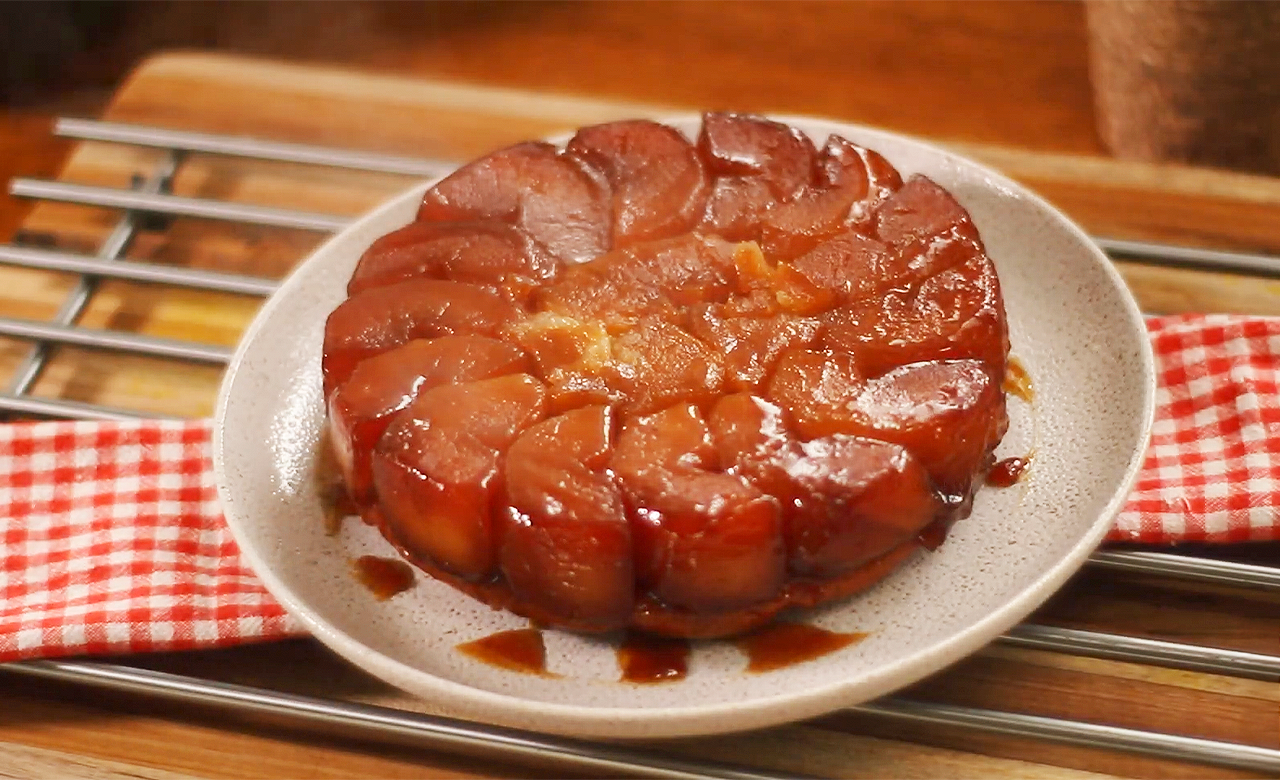 WOW! The taste of this tart is beyond amazing! French tarte tatin, make ...