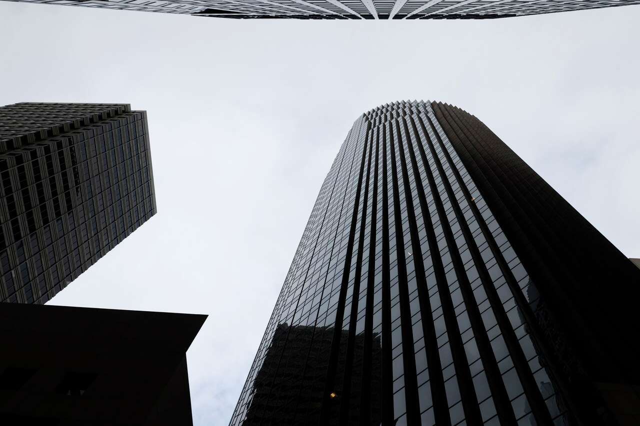 One of S.F.'s trophy towers is for sale. It could reset the city's high ...