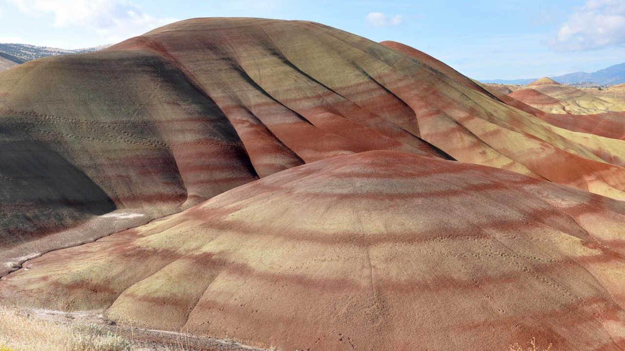 Painted Hills golden hour spots only locals know