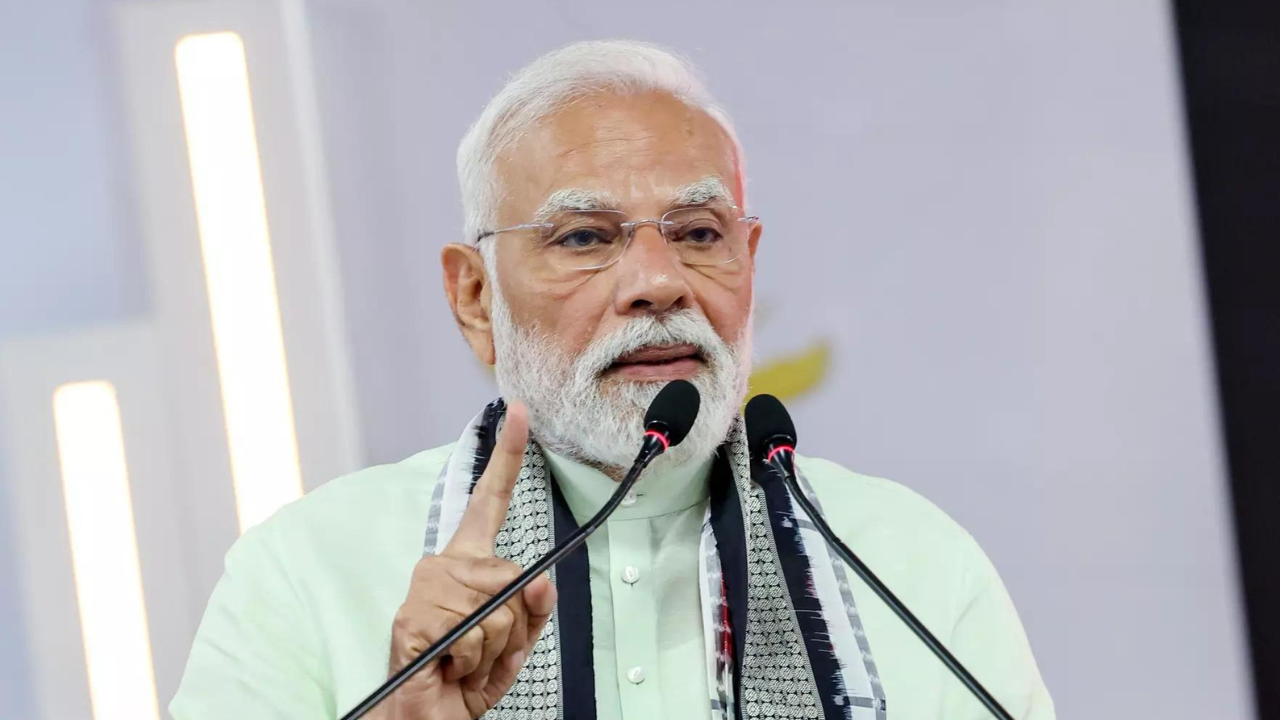 PM Modi asks top bureaucrats to resolve issues plaguing infra projects ...