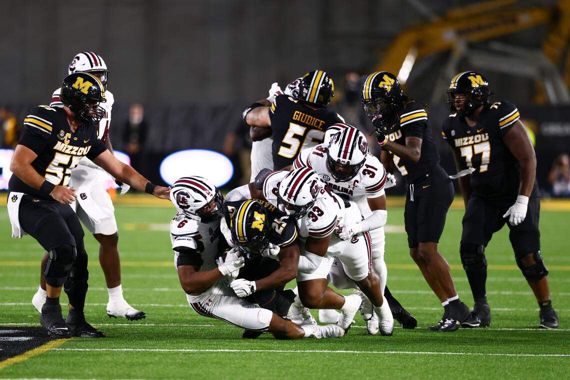 USC football struggled to stop Missouri's run. Kentucky brings another ...