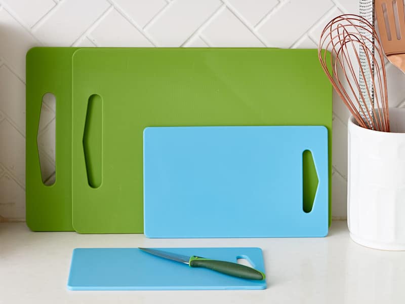 The pretty cutting board that's replacing my old plastic ones