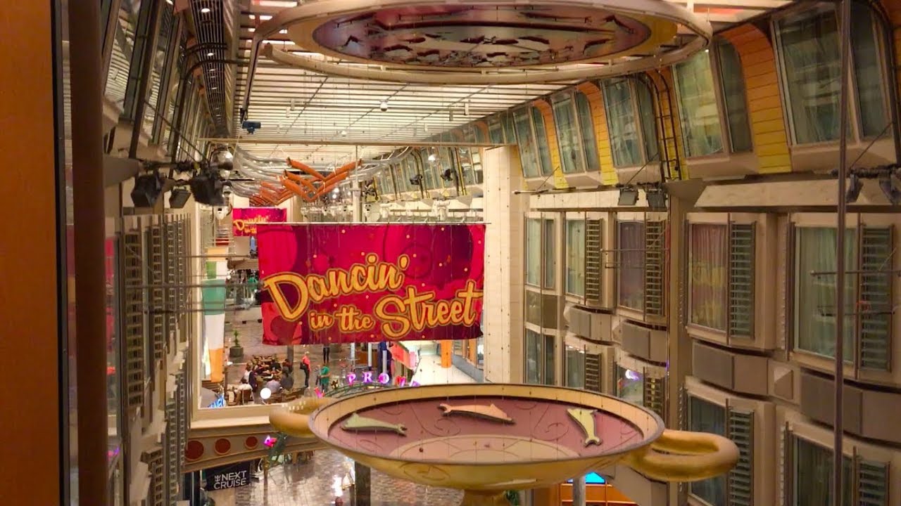 Throwback: Independence of the Seas - Glass elevator ride!