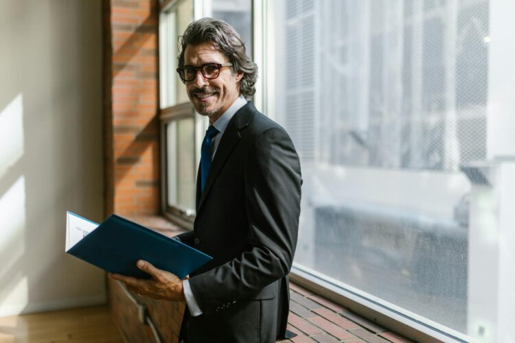 15 Personality Traits That Make You Naturally Charismatic