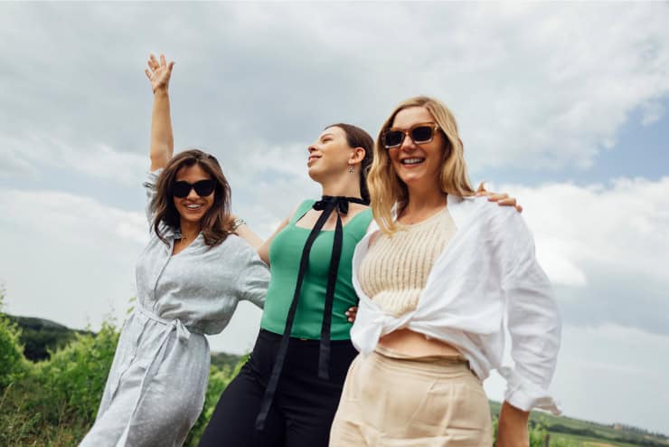 8 Dressing Habits That Make People Look More Approachable