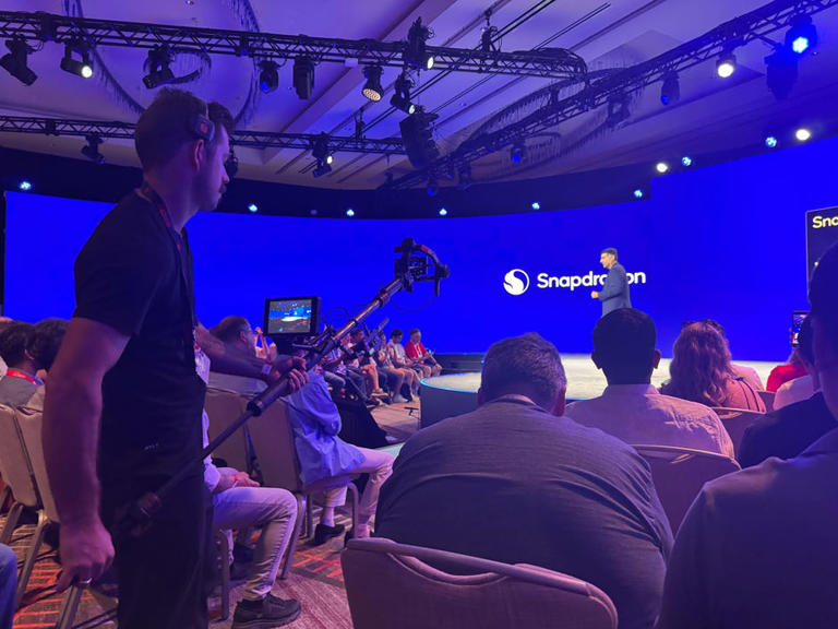 Galaxy S25 Ultra Makes Surprise Appearance Shooting the Snapdragon ...