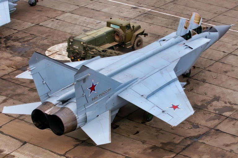 Russia’s Mach 2.83 MiG-31 Foxhound Has a ‘Hypersonic’ Message for NATO