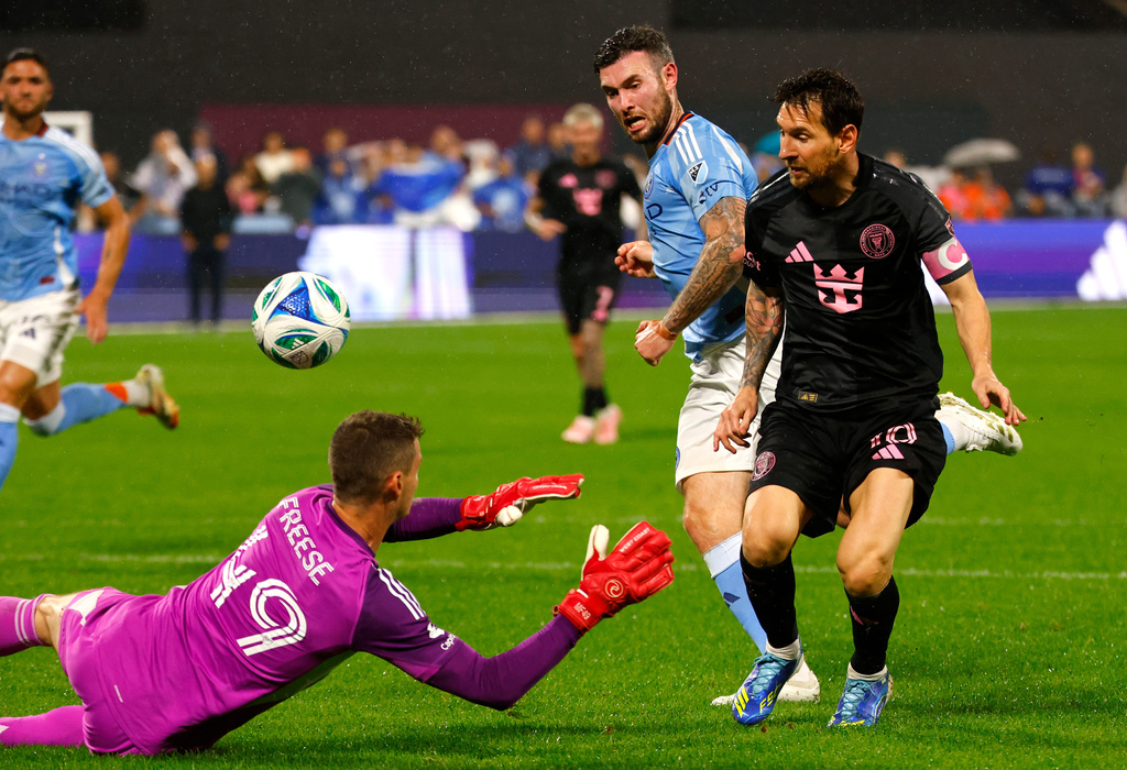 Lionel Messi scores 2 goals and Inter Miami clinches playoff spot with ...