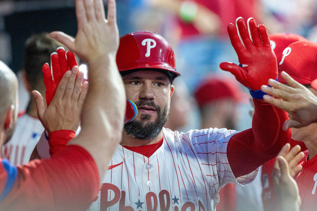 Schwarber pads NL homer lead with Nos. 55 and 56 in Phillies' blowout ...