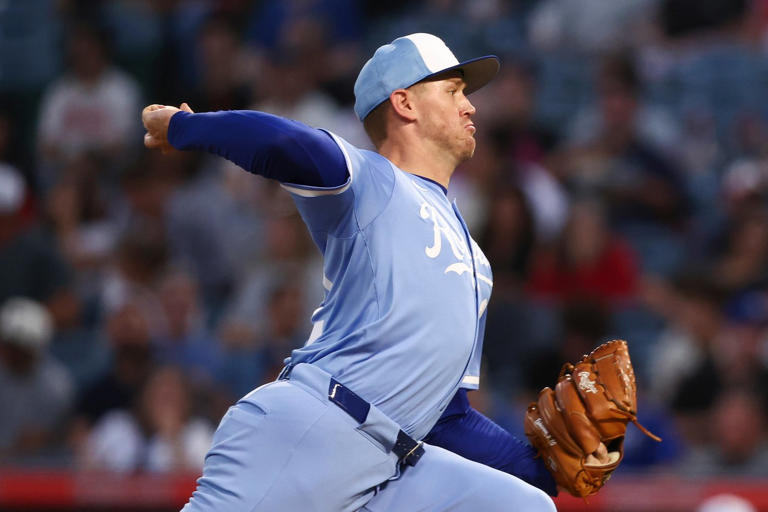 Ward homers, Jansen earns 475th save as Angels avoid sweep with 3-2 win ...