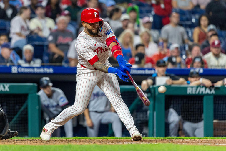 Phillies wrap up a 1st-round bye, hitting a team-record 8 homers to ...