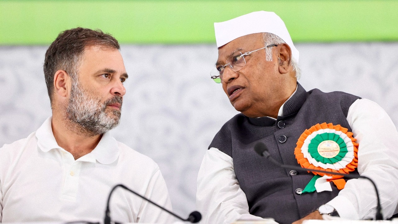Congress launches vote theft signature drive after CWC meeting in Patna