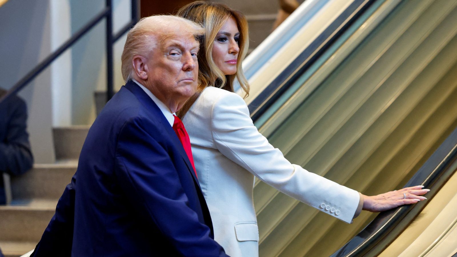 Trump announces investigation into 'sinister' escalator incident