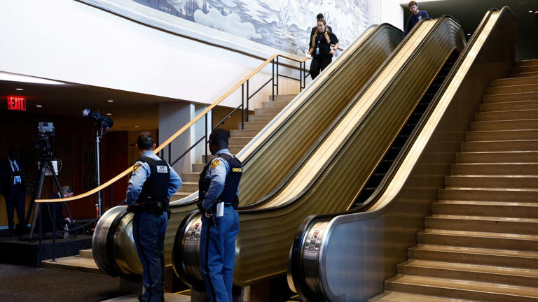 Trump announces investigation into 'sinister' escalator incident