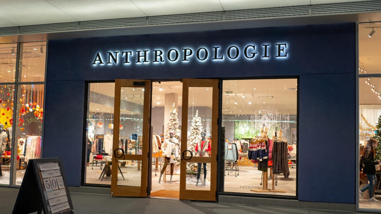 Explosion causes collapse at NYCHA Bronx apartment building