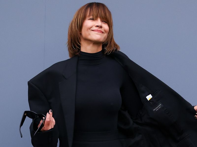Du trägst nur Schwarz? Mit diesem Trick wirkt jeder Look aufregend ...