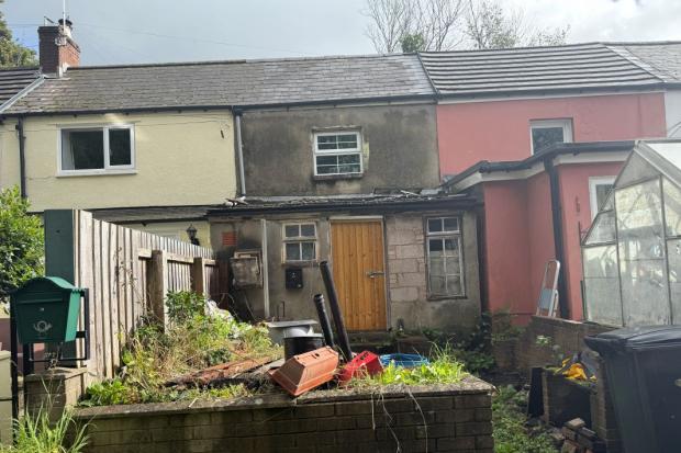 Doer-upper: This secluded terraced canal worker’s cottage is for sale ...