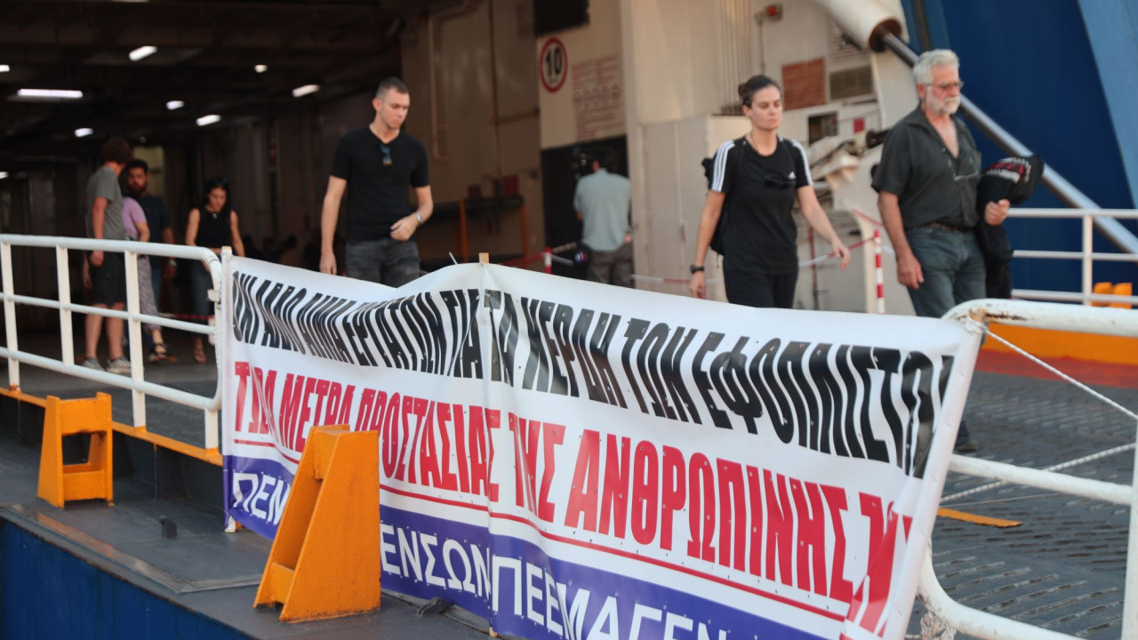 Σε ισχύ η 24ωρη απεργία στο λιμάνι του Πειραιά για τον θάνατο του ...