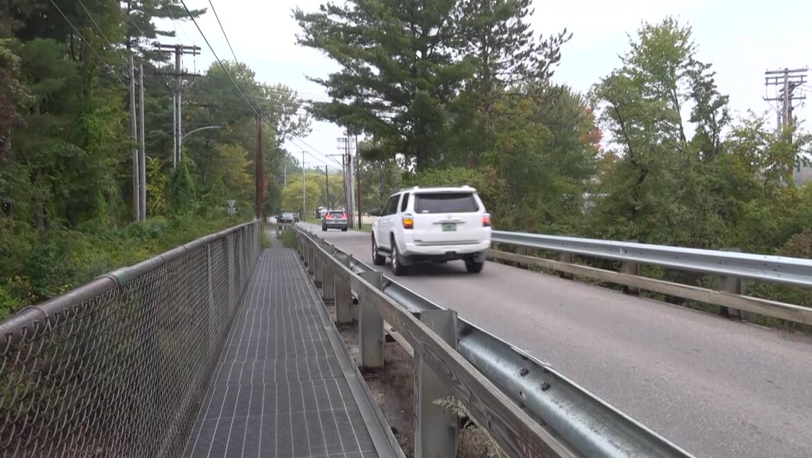 Stop signs added to Burlington one-lane bridge to ease driver concerns