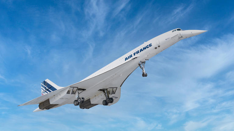 What Happens When A Passenger Plane Reaches Supersonic Speeds?