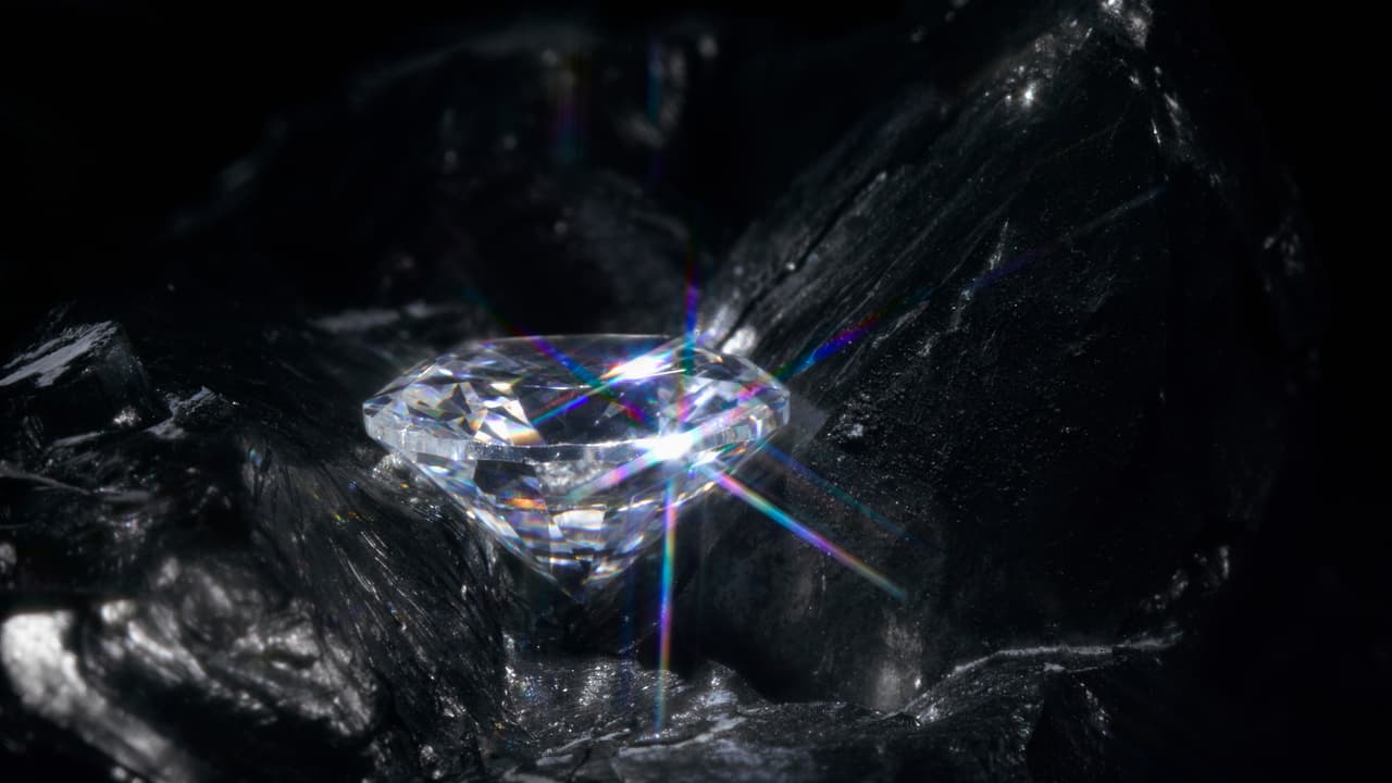 Scientists Reveal How Explosive Kimberlite Eruptions Bring Diamonds