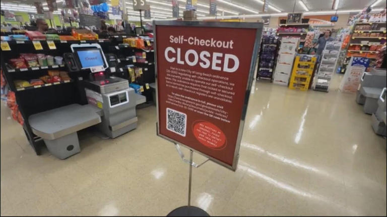 Long Beach Vons closes self-checkout lanes after city passes new law