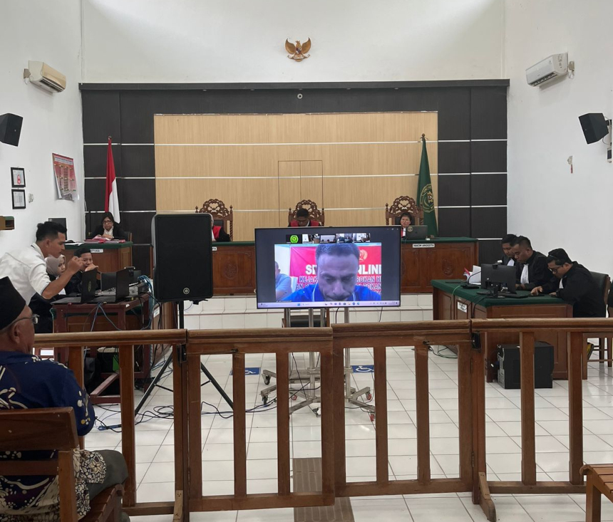 Penjaga Karaoke di Bagansiapiapi Dituntut Mati Usai Tikam Polisi dan Warga