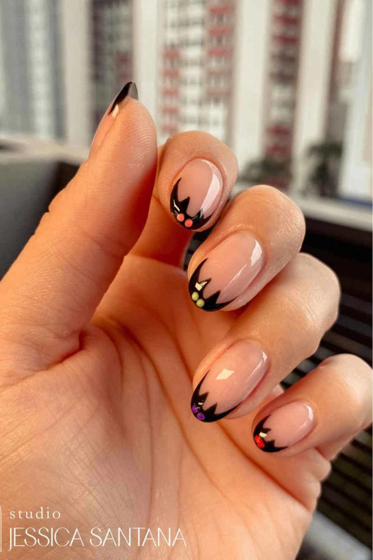 35 Hauntingly Cool Halloween Bat Nails You’ll Want to Try