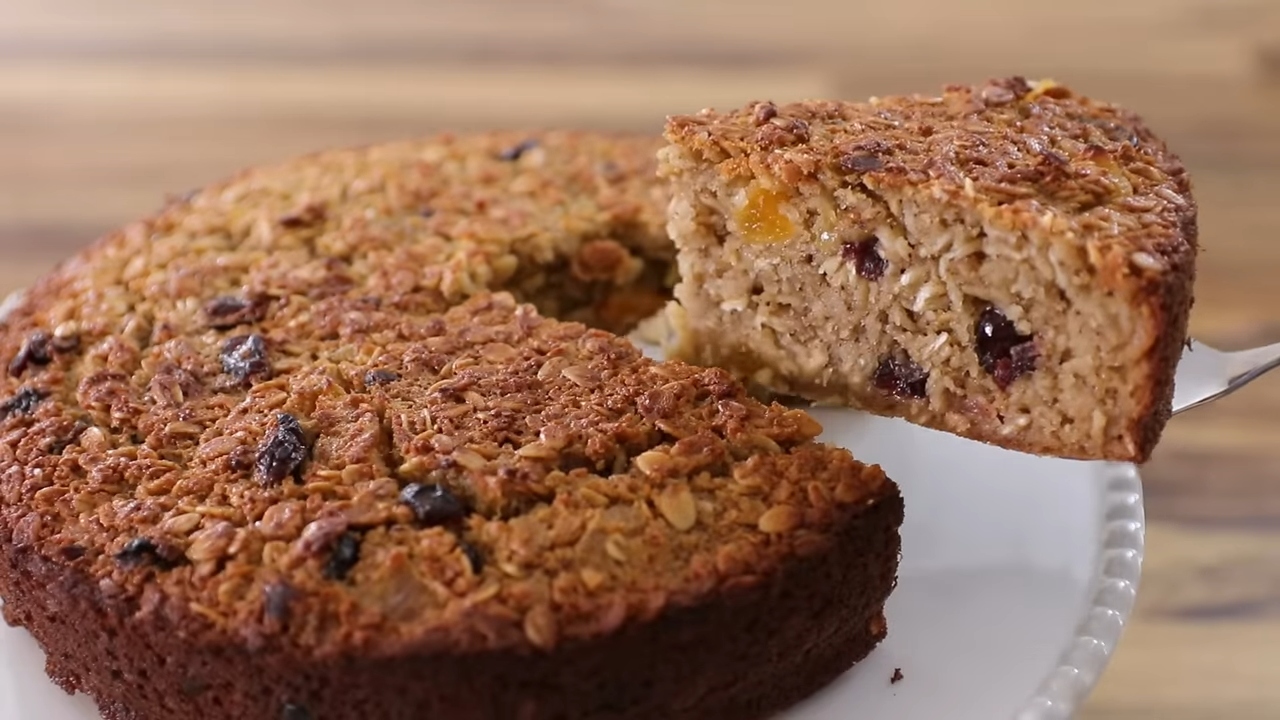 Easy and Healthy Oatmeal Cake Recipe