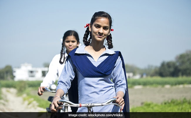 CBSE Single Girl Child Scholarship 2025 Registration Ends Today, Apply Now