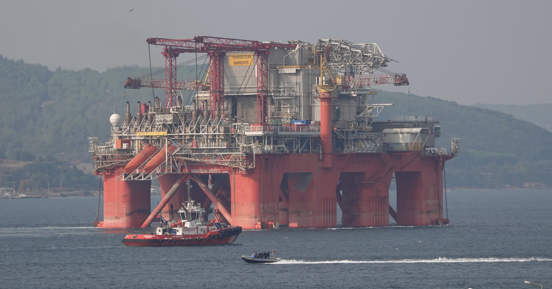 Offshore driller Transocean plunges after offering shares at a discount